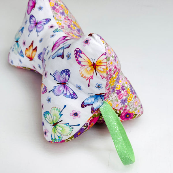 Bone-Shaped Neck Pillow Sewing Pattern | Notches Sewing